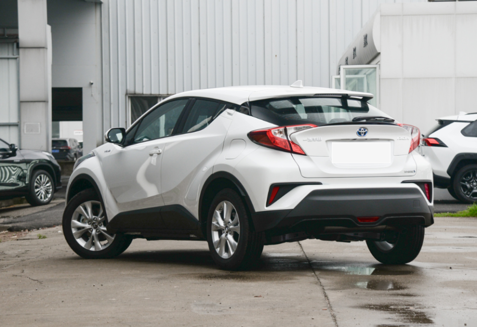 综合评测一汽丰田奕泽IZOA，14.98万起步价，堪称贵族小型SUV_腾讯新闻