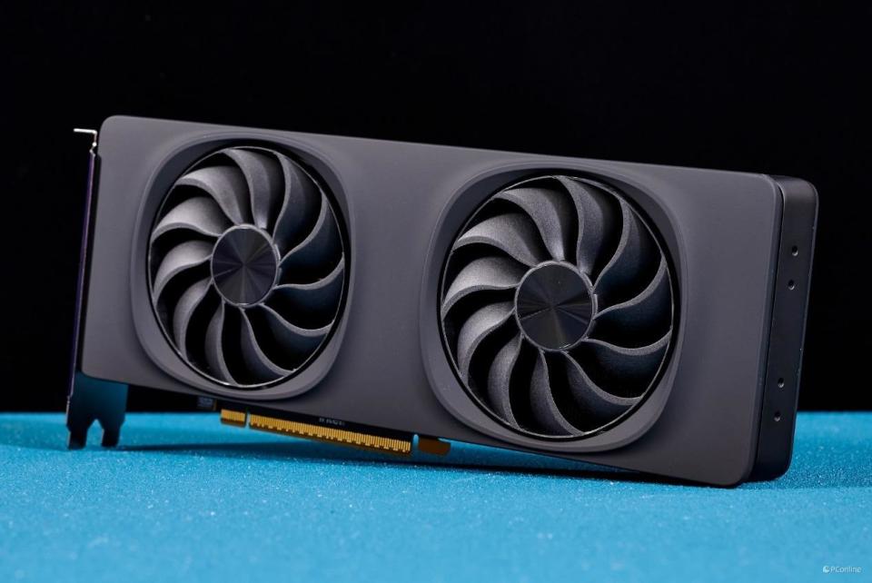 Intel Arc B580 Limited Edition首发评测：性能猛超4060，主流玩家新选！_腾讯新闻