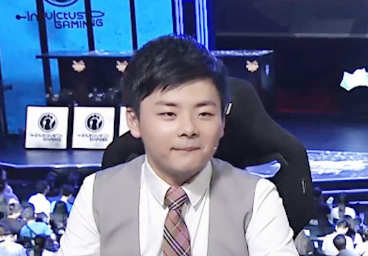 西卡荣登微博LPL十大选手榜一！力压大满贯Mieko和老将Uzi