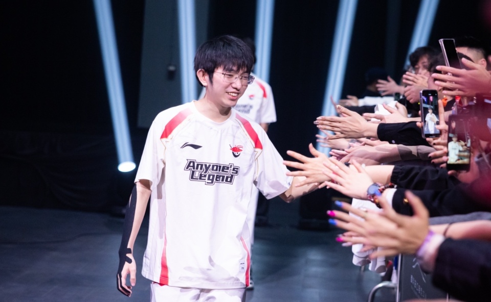 LPL第二赛段开战！Cryin却不太看好全神班IG，世界赛难了！_腾讯新闻