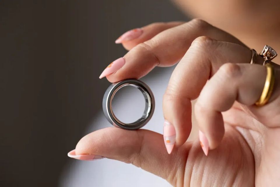 Oura Ring 4 评测汇总，仍然是市面上功能最全面的智能戒指_腾讯新闻