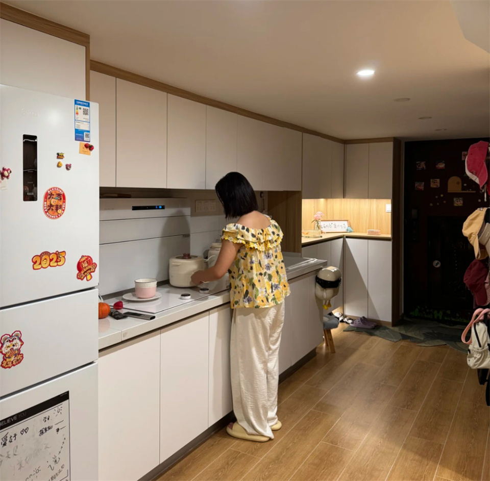 晒晒成都姑娘的47㎡LOFT：利用4米层高切上下层，大落地窗真绝了_腾讯新闻