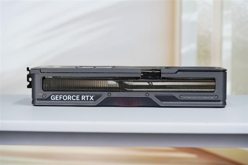十年来最高效GPU！NVIDIA RTX 5090D首发评测：原生性能提升30% DLSS 4一骑绝尘_腾讯新闻