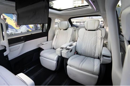 小鹏X9上市，续航702km，起售价35.98万_腾讯新闻