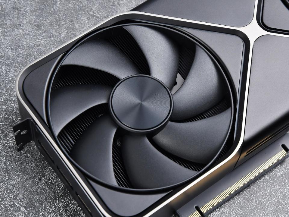 NVIDIA GeForce RTX 5080 FE首测 DLSS 4再次引领时代_腾讯新闻