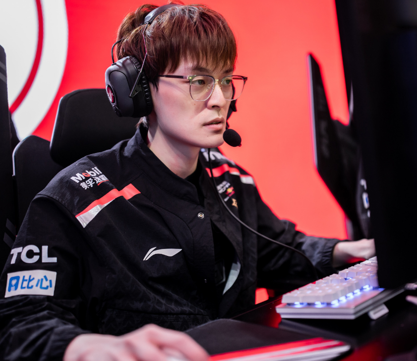 EDG季后赛复活甲有了，少了Scout，FoFo一样能C_腾讯新闻