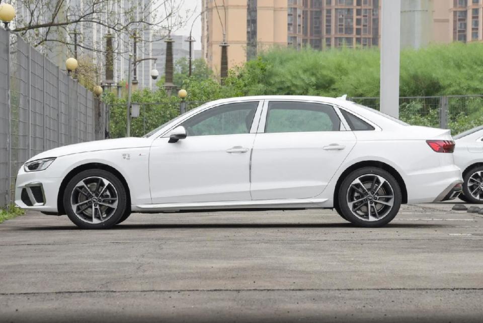 月销7638台，历经数十年打磨，奥迪A4L还是同级绕不开的选择？_腾讯新闻