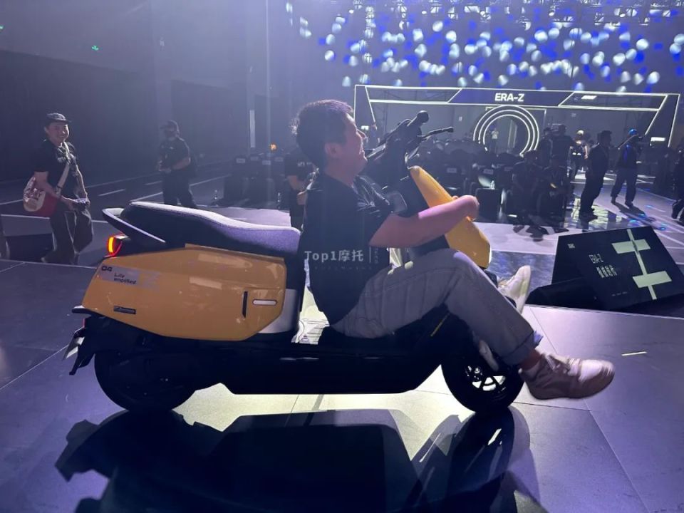 极核AE7、EZ4、AE8S+定制版同场上市，售价3780元起_腾讯新闻