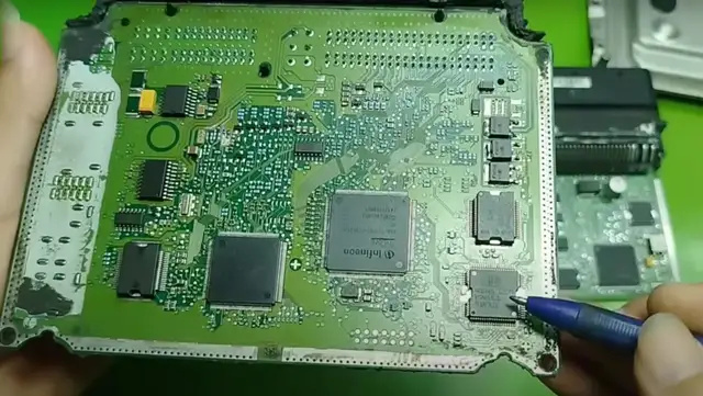 拆解起亚和现代的ECU：给你讲解每颗芯片的具体作用_腾讯新闻