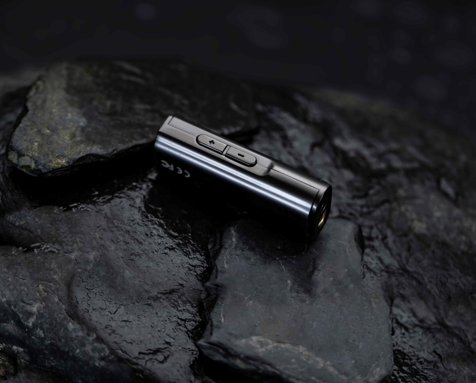 七彩虹 Colorfly CDA-M1P 便携音频解码放大器发布，售价 499 元_腾讯新闻