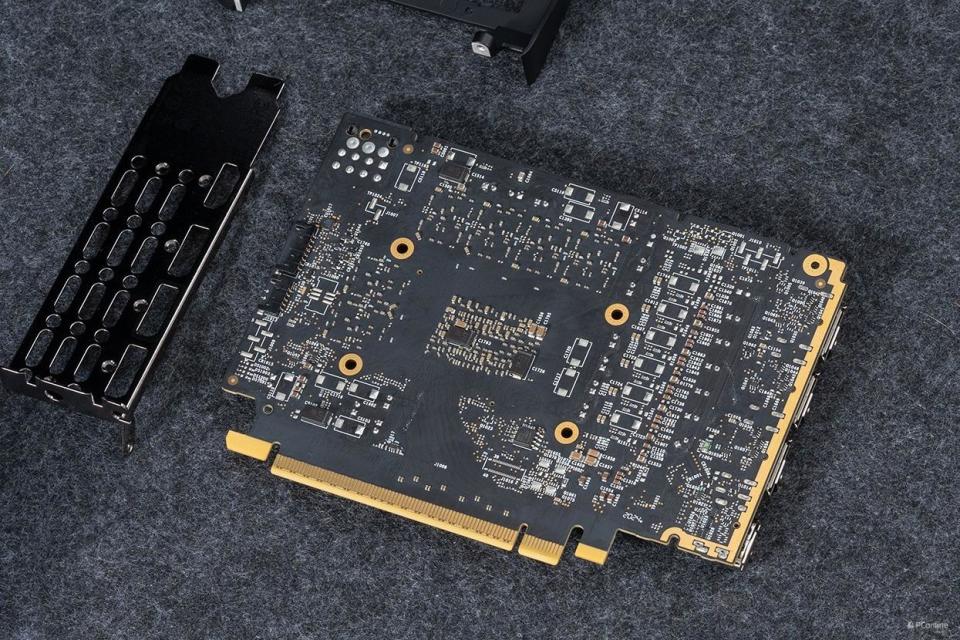 Intel Arc B580 Limited Edition首发评测：性能猛超4060，主流玩家新选！_腾讯新闻