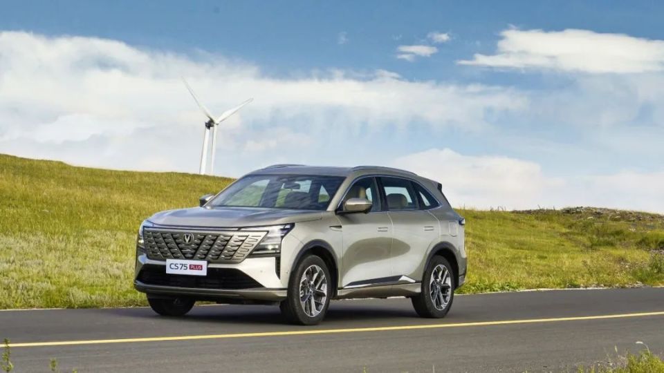 第四代CS75PLUS对比星越L，谁才是大五座真王炸？_腾讯新闻