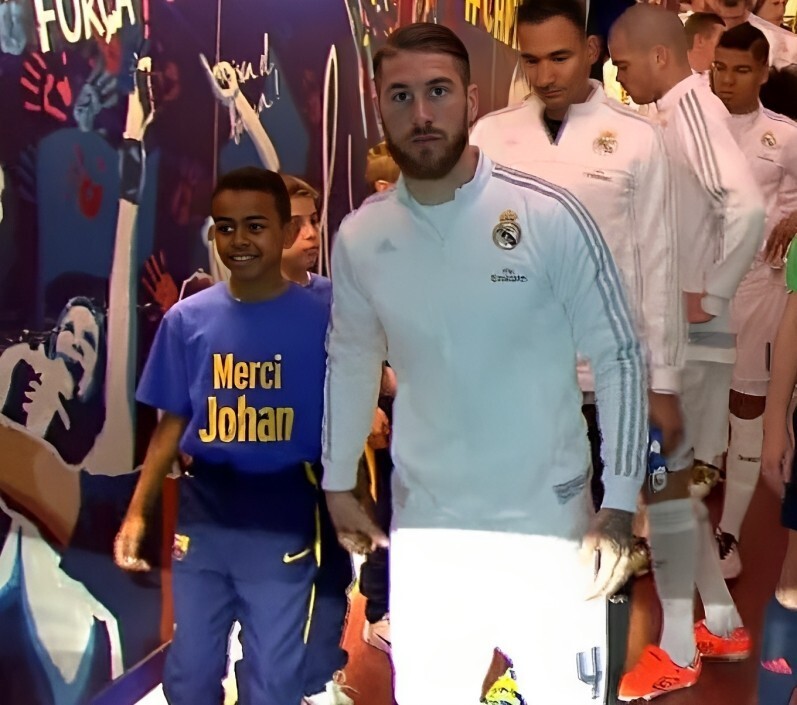 BUFF+1，亚马尔曾作为拉莫斯球童在国家德比期间牵手出场_腾讯新闻