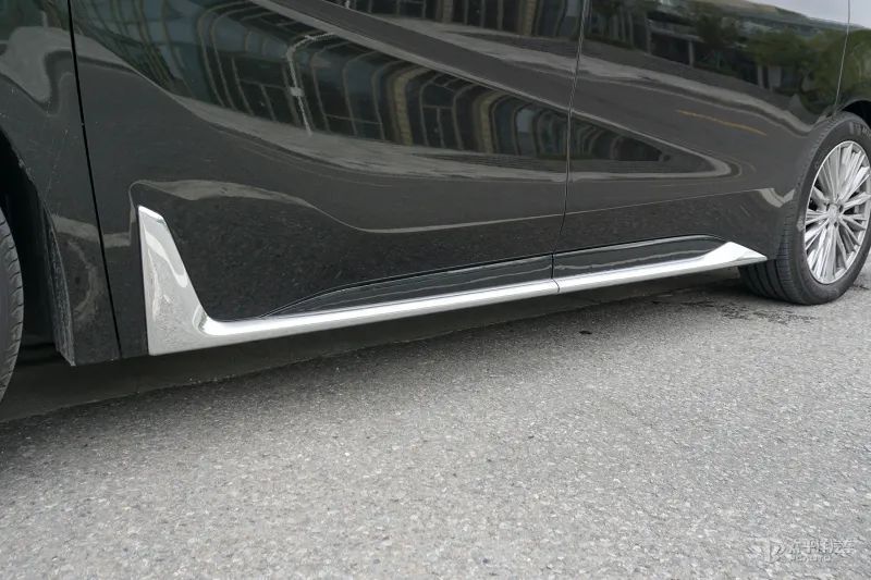 “MPV卷王”？试驾合创V09！双8155芯片+762公里续航…香懵了！_腾讯新闻