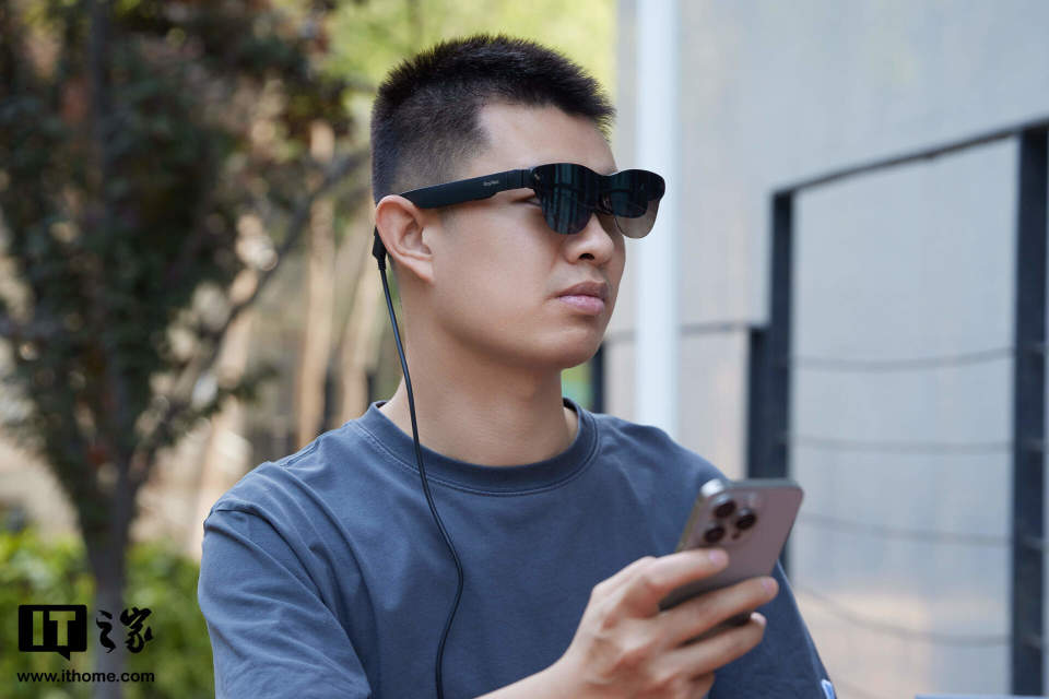 雷⻦ Air 3s Pro 图赏：⼀台可以随时带出⻔的“135 英⼨⼤电视”_腾讯新闻