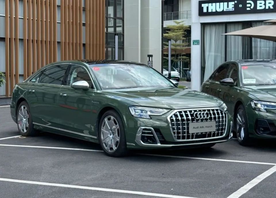 “开霍希找初恋”今天开上奥迪A8L霍希了，初恋在哪里？_腾讯新闻