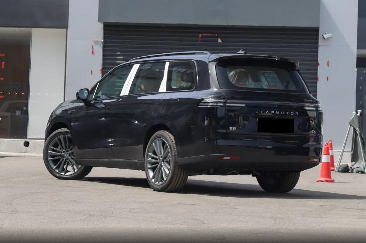 “BUFF”叠满了！零跑C16一口价“11.18万元”，跟上比亚迪的节奏_腾讯新闻