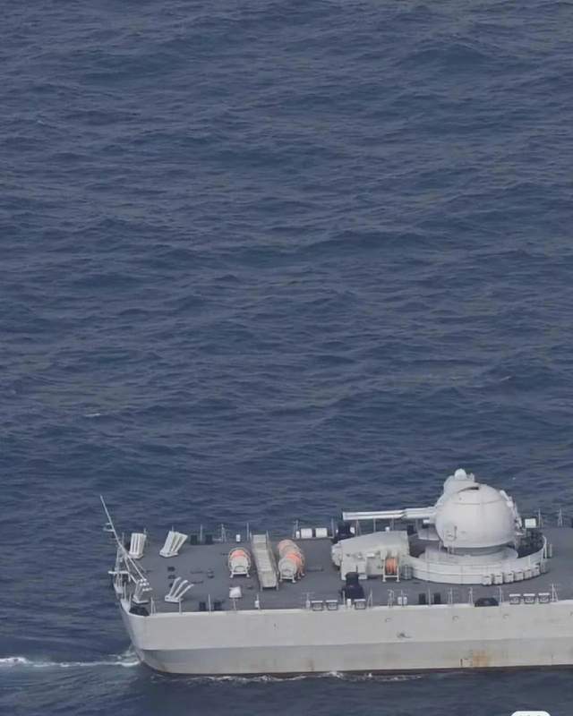 136杭州舰：32单元垂发装置，分两个发射模块，在原9K90型发射架处_腾讯新闻