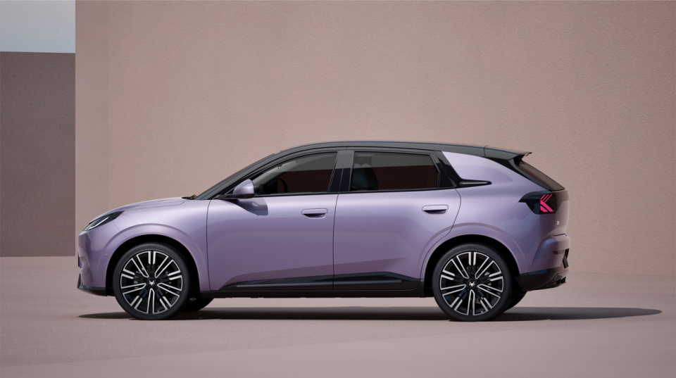 轴距2770mm进军A0级SUV，北汽极狐T1上海车展首秀_腾讯新闻