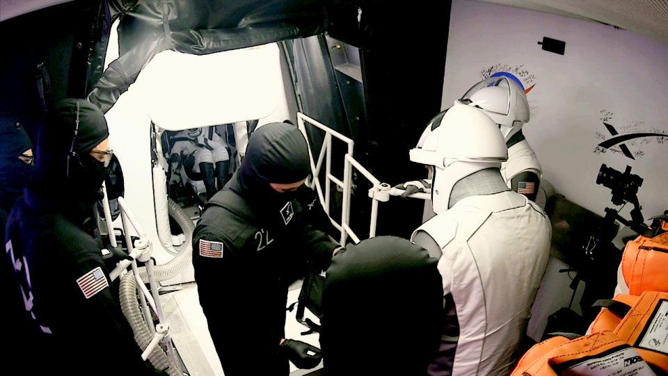 Crew-8载人发射进入负30分钟！_腾讯新闻