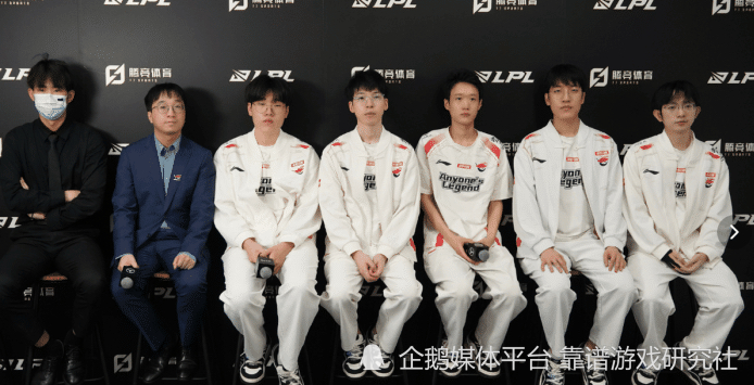 LOL：AL零封JDG之后，经理爱笑骑脸输出JDG战队，IG因祸得福躺进世界赛_腾讯新闻