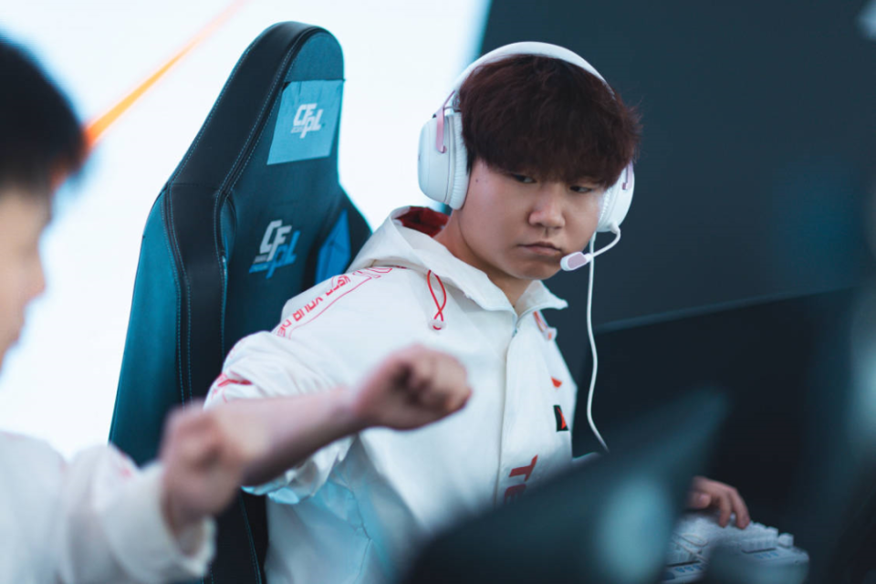 CFPLS26常规赛回顾：白鲨.斗鱼雄踞榜首，EWC名额确定 | 穿越火线赛事_腾讯新闻