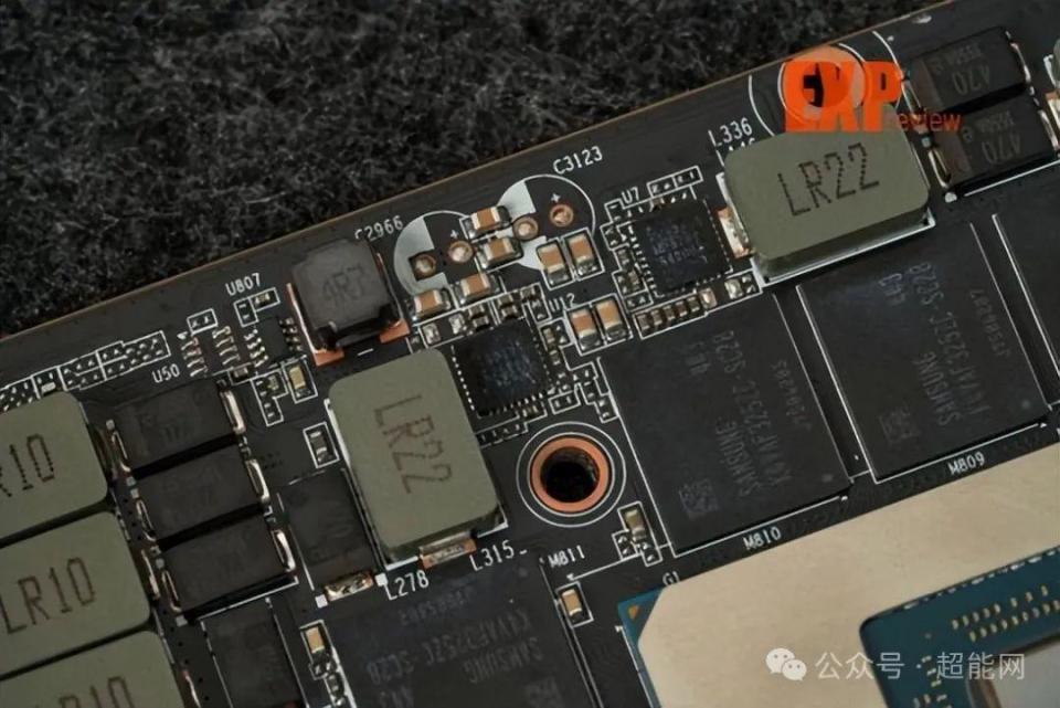 万丽星舰GeForce RTX 5090D OC 32G评测：拥抱DLSS 4感受AI的速度与激情_腾讯新闻