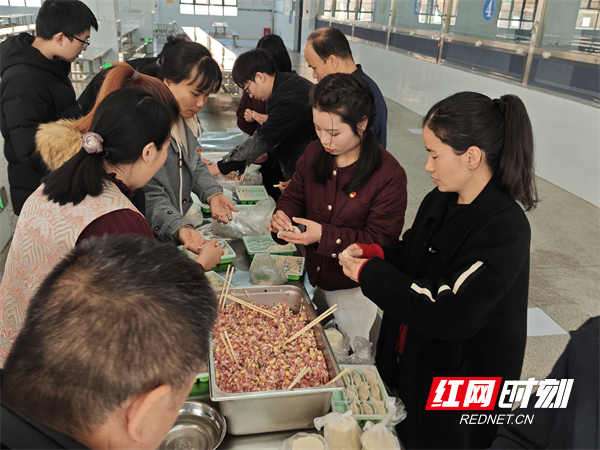 宁远县冷水镇芙蓉学校开展主题党日实践活动_腾讯新闻