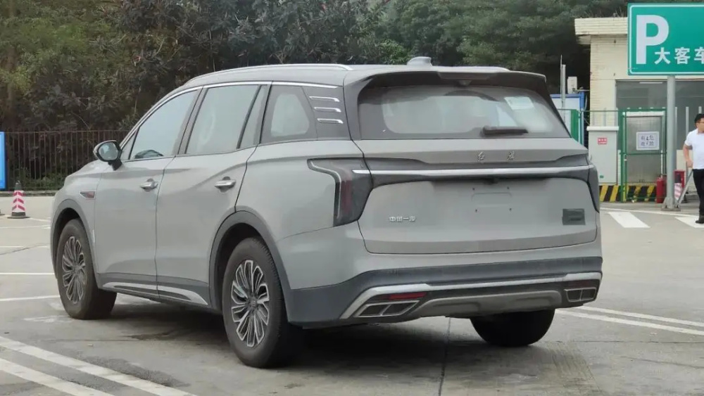 【e汽车】红旗全新SUV——HS6谍照曝光_腾讯新闻