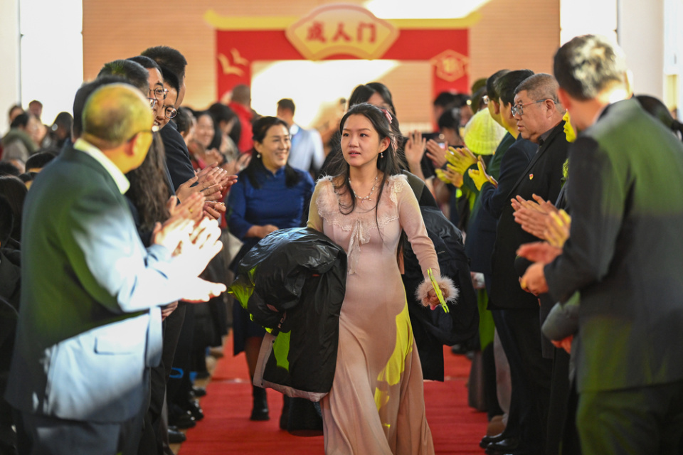 你好，18岁！_腾讯新闻