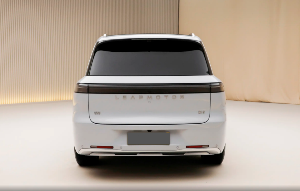 上强度，增程车配80.3度电池包！零跑D19掀桌子_腾讯新闻