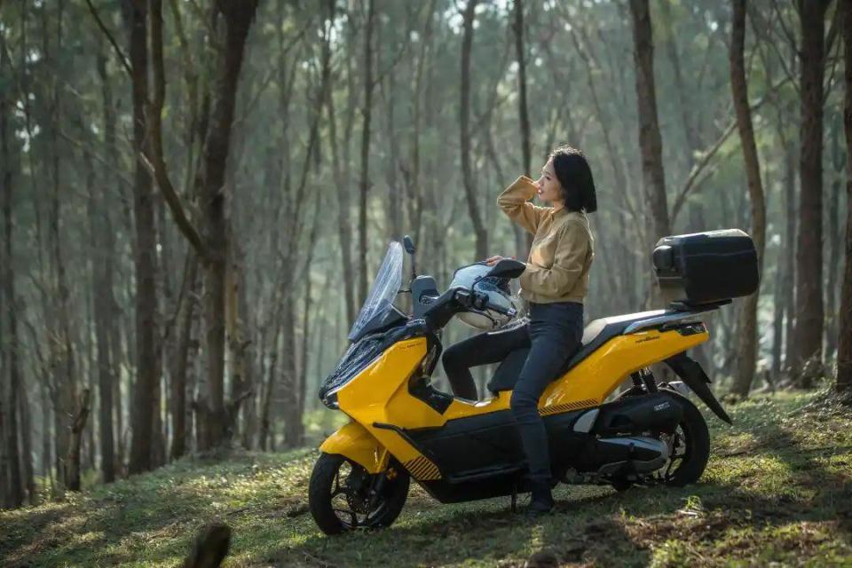 翼舞·心动！五羊-本田NWG150售价16980元起丨PCX160售价19990元！_腾讯新闻