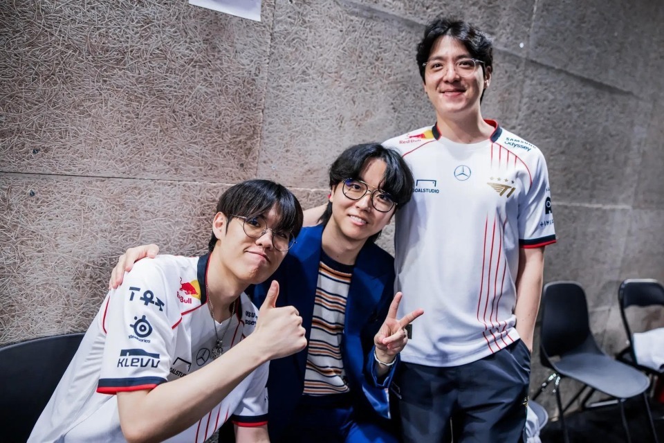 Kkoma：回到T1的一大动力是Faker，对阵BLG需充分准备，全力以赴_腾讯新闻