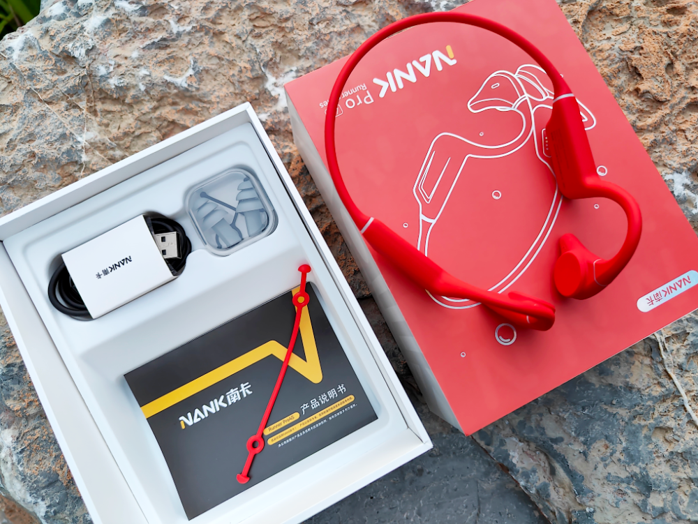 游泳冠军的选择，全能体验轻装上阵，南卡Runner Pro 4S体验_腾讯新闻