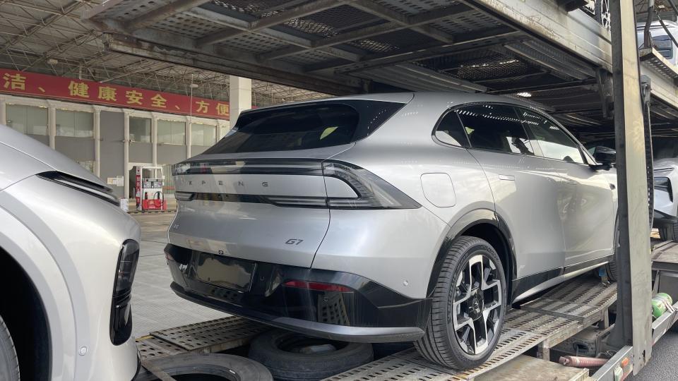 小鹏G7即将到店，大过Model Y+华为XHUD，配296马力+续航702km_腾讯新闻