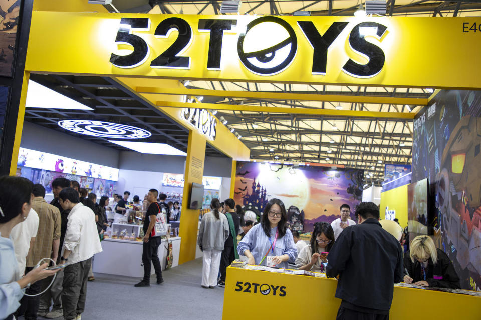 52TOYS递表港交所，近3年累计亏损约2亿元，6成营收来自授权IP_腾讯新闻