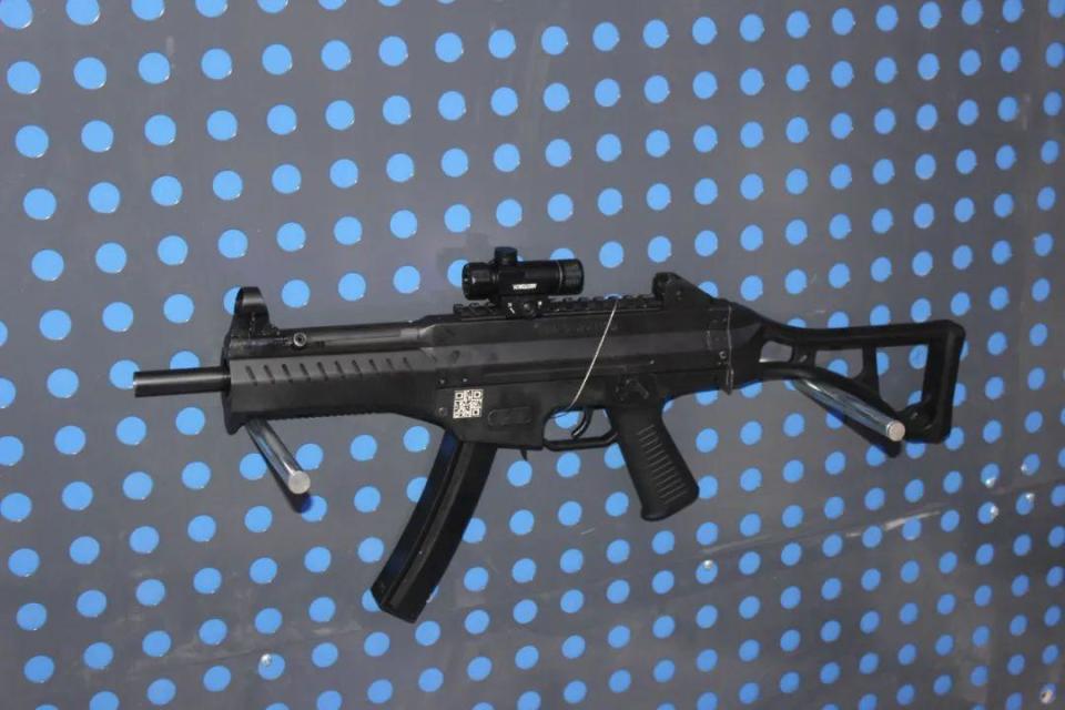 警用冲锋枪？军用冲锋枪？从CS/LS7到QCQ171_腾讯新闻