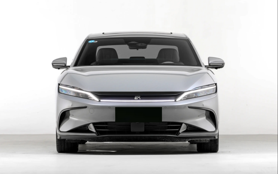 汉DM-i对手出现！红旗H5 PHEV实测续航1707km，混动豪华新标杆！_腾讯新闻