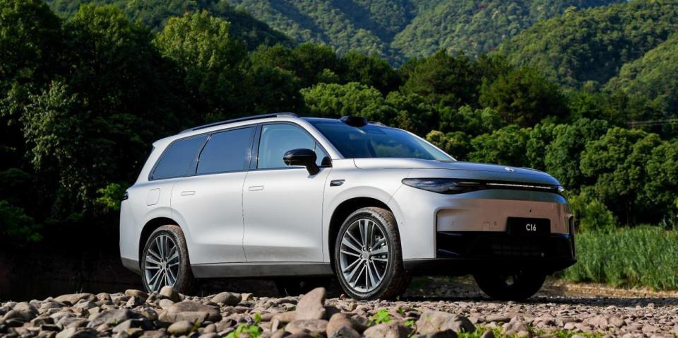 三排六座+激光雷达+8295P！零跑C16配置分析，卖低价全因C11_腾讯新闻