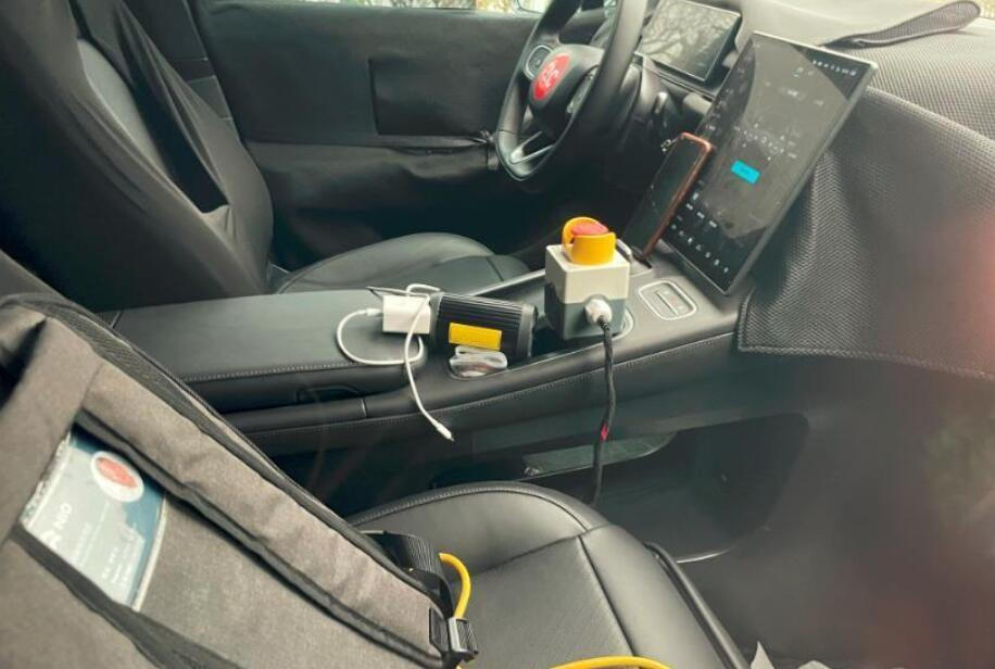 全新蔚来EC6实车曝光，配489马力＋630km续航，或降至35.8万起？_腾讯新闻