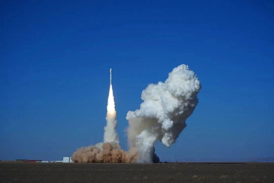 吉林一号高分05B星、平台02A03星成功发射！顺利进入预定轨道_腾讯新闻