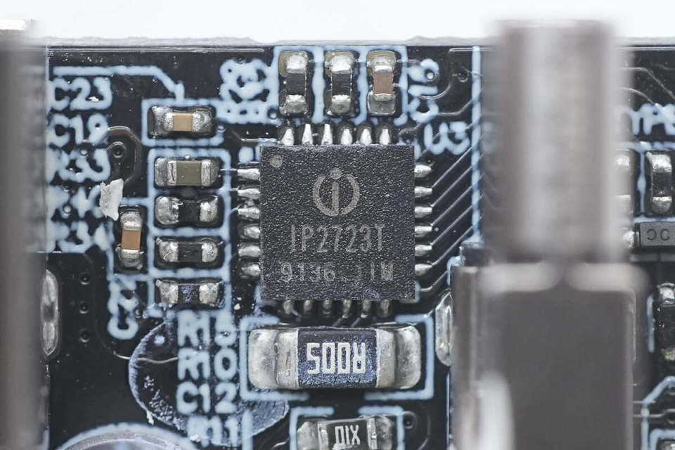 售价80元值不值得买？联想thinkplus 30W氮化镓充电器拆解_腾讯新闻