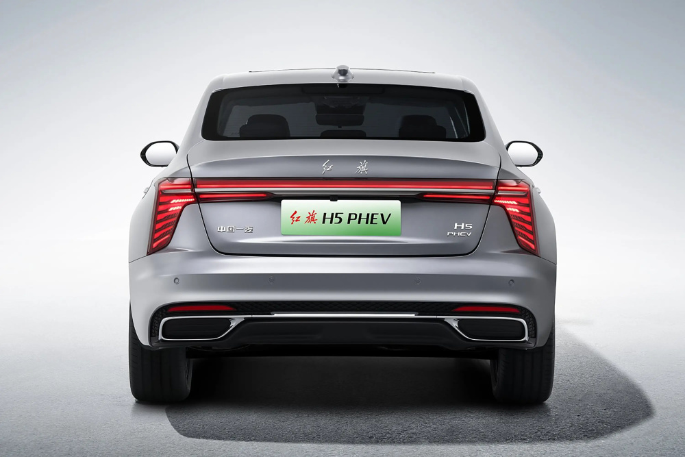 汉DM-i对手出现！红旗H5 PHEV实测续航1707km，混动豪华新标杆！_腾讯新闻