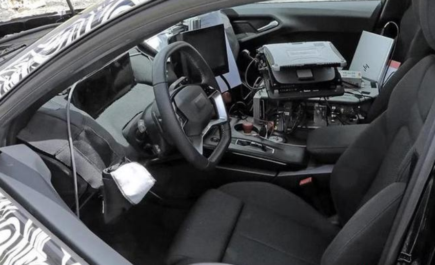 上汽“奥迪A5L”路试曝光，内饰整容成功，新增1.5T EVO引擎！_腾讯新闻