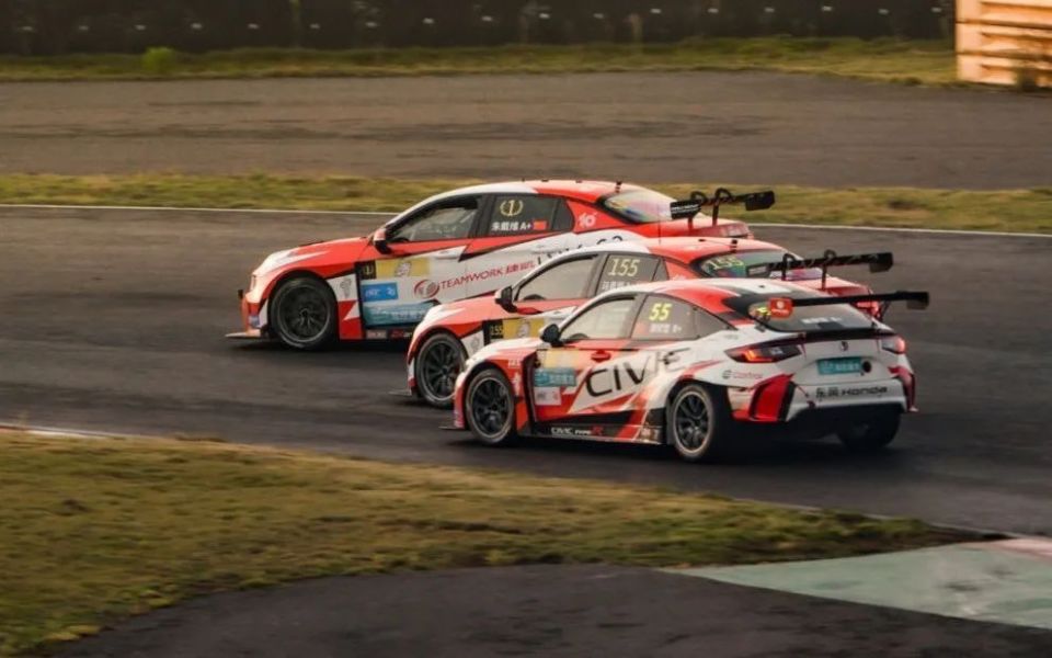 再战株洲动力谷 CTCC全速向前 郭富城首秀得分 东风本田包揽三冠_腾讯新闻