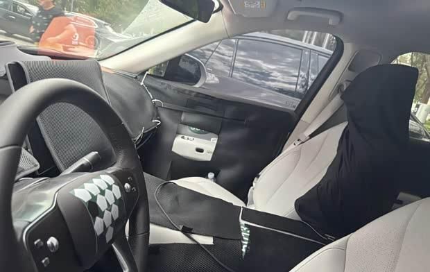 零跑全新D系列SUV谍照曝光：尺寸超蔚来ES6，乐道L90迎来劲敌_腾讯新闻