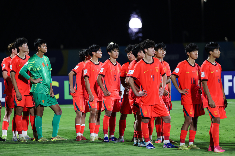 前央视名嘴怒批浮嶋敏：没资格带U17国足踢世界杯！输日本不可接受_腾讯新闻