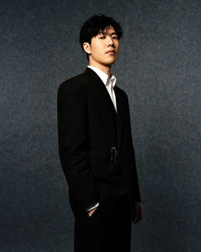 LPL十大选手定妆照公布：UZI、Theshy等人帅出天际！_腾讯新闻