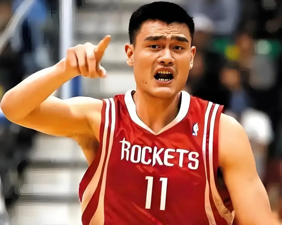 姚明满45岁正式领NBA养老金：每年2.2万美元 50岁3.3万62岁18万_腾讯新闻