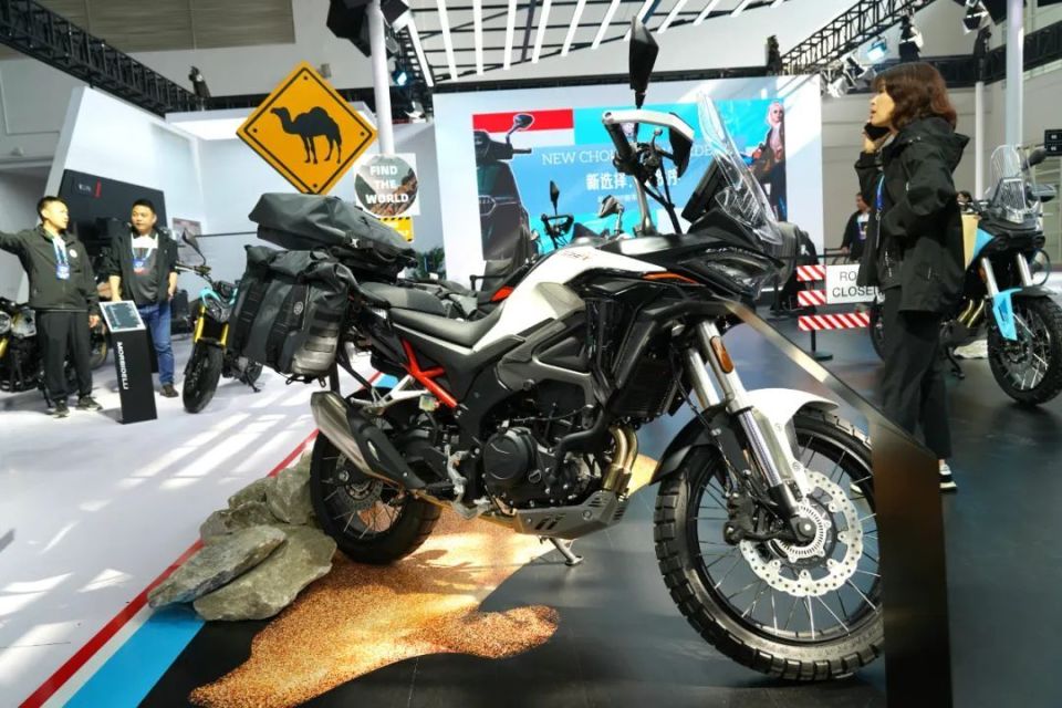 北京摩展丨凯威MBP多款新车亮相，铁壳羊“铁子”13980起，150Mate新款10980_腾讯新闻